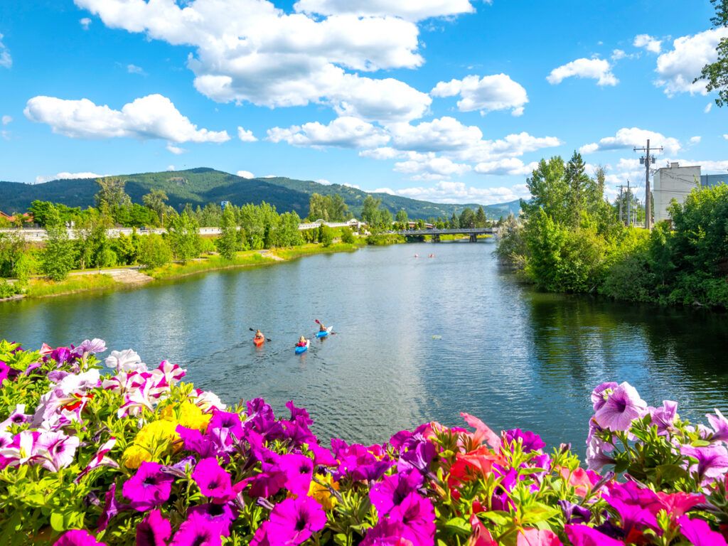 12 of America’s Prettiest Small Lake Towns - Daily Passport